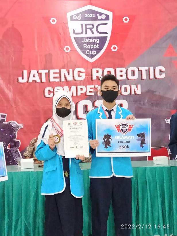 TIM ROBOTIK MTs NEGERI SALATIGA SABET “EXCELLENT” DALAM AJANG JATENG ROBOTIC COMPETITION 2022 ...